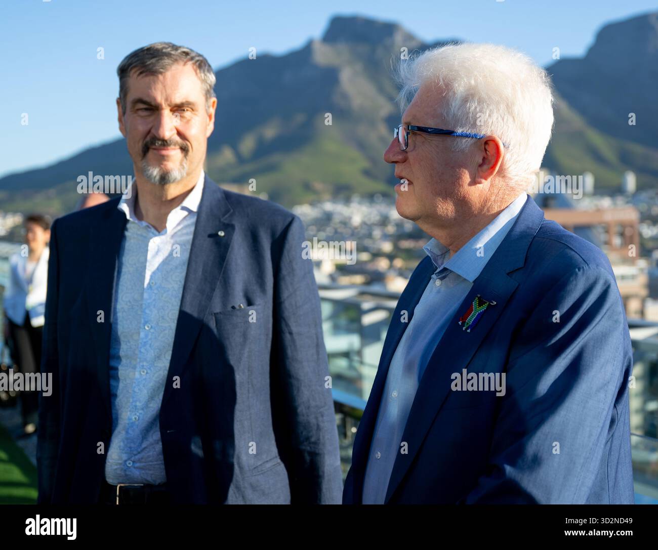 02 November 2025, South Africa, Kapstadt: Markus Söder (l, CSU ...