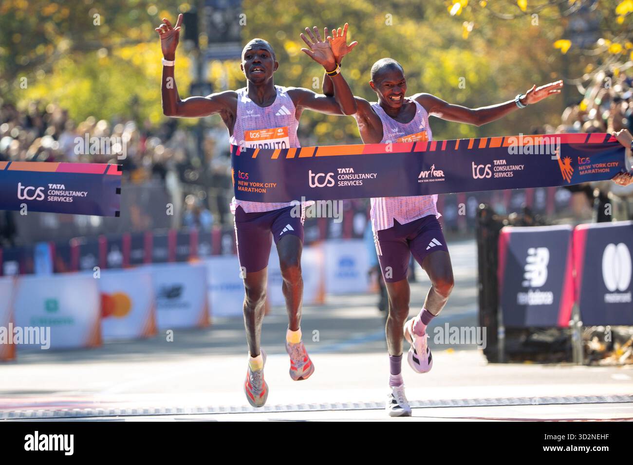 Benson Kipruto and Alexander Mutiso cross the finish line to win first ...