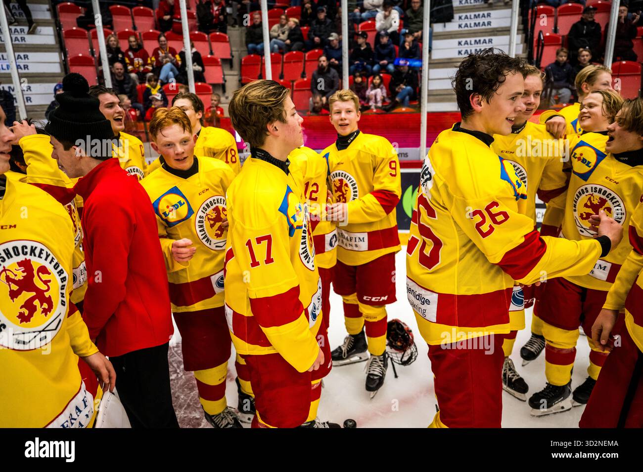 251102 Smålands spelare jublar efter ishockeymatchen i TV-Pucken mellan Småland och Skåne den 2 ...