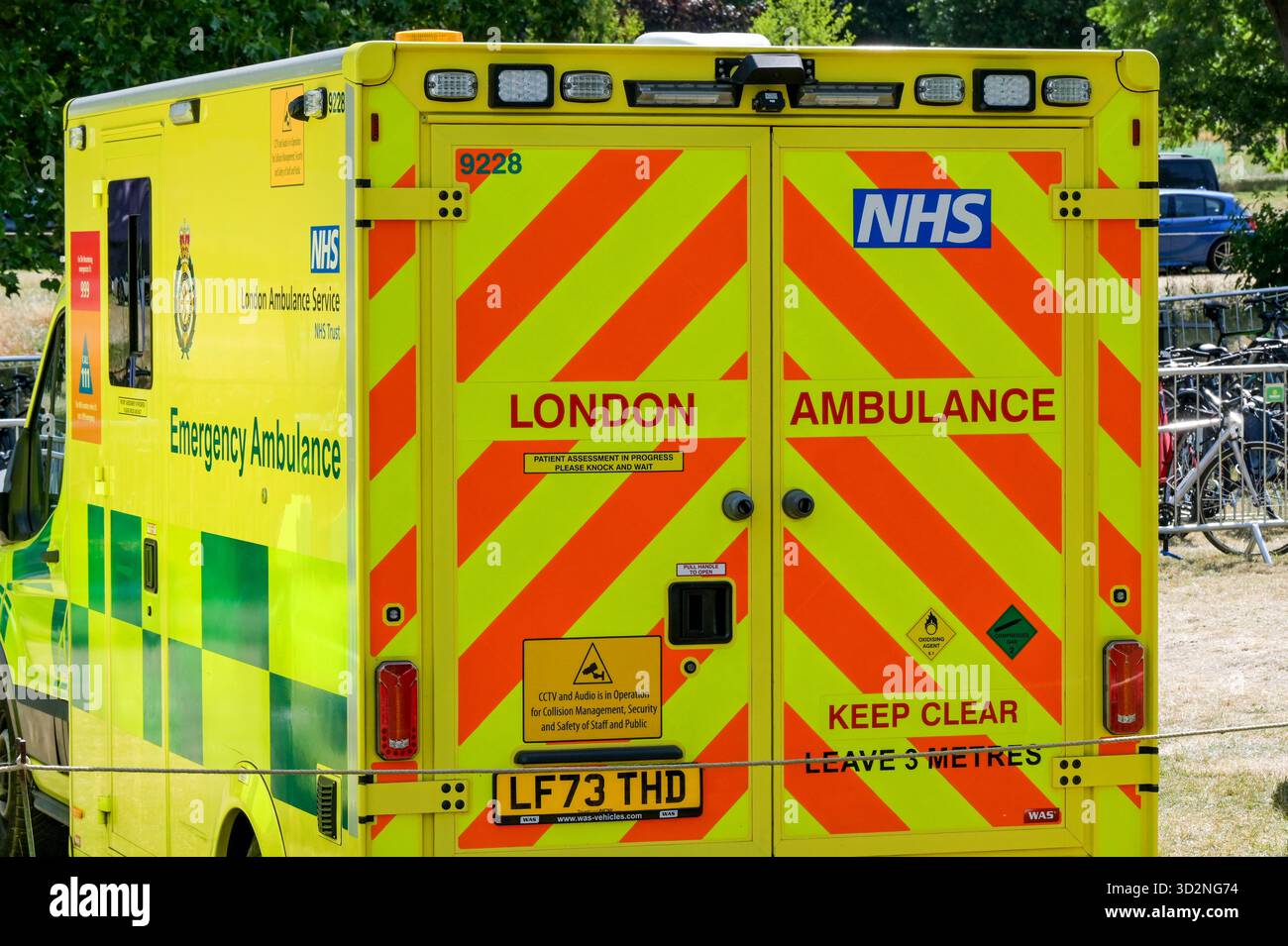 London ambulance service logo hi-res stock photography and images - Alamy