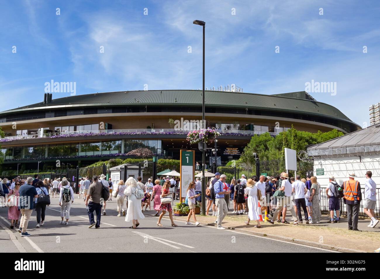 Wimbledon gate gate 1 hi-res stock photography and images - Alamy
