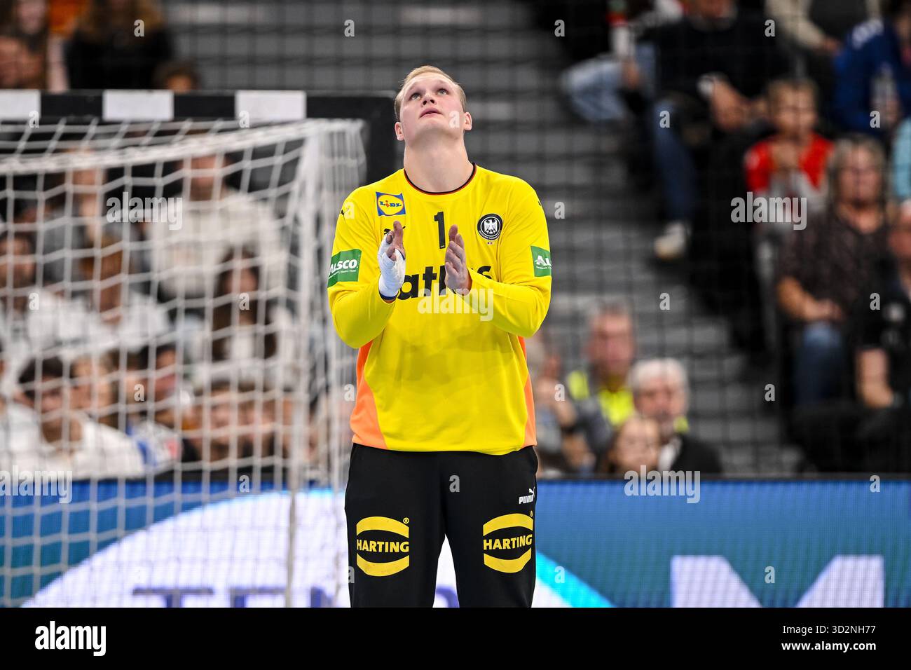 02 November 2025, Bavaria, Munich: Handball: International match ...