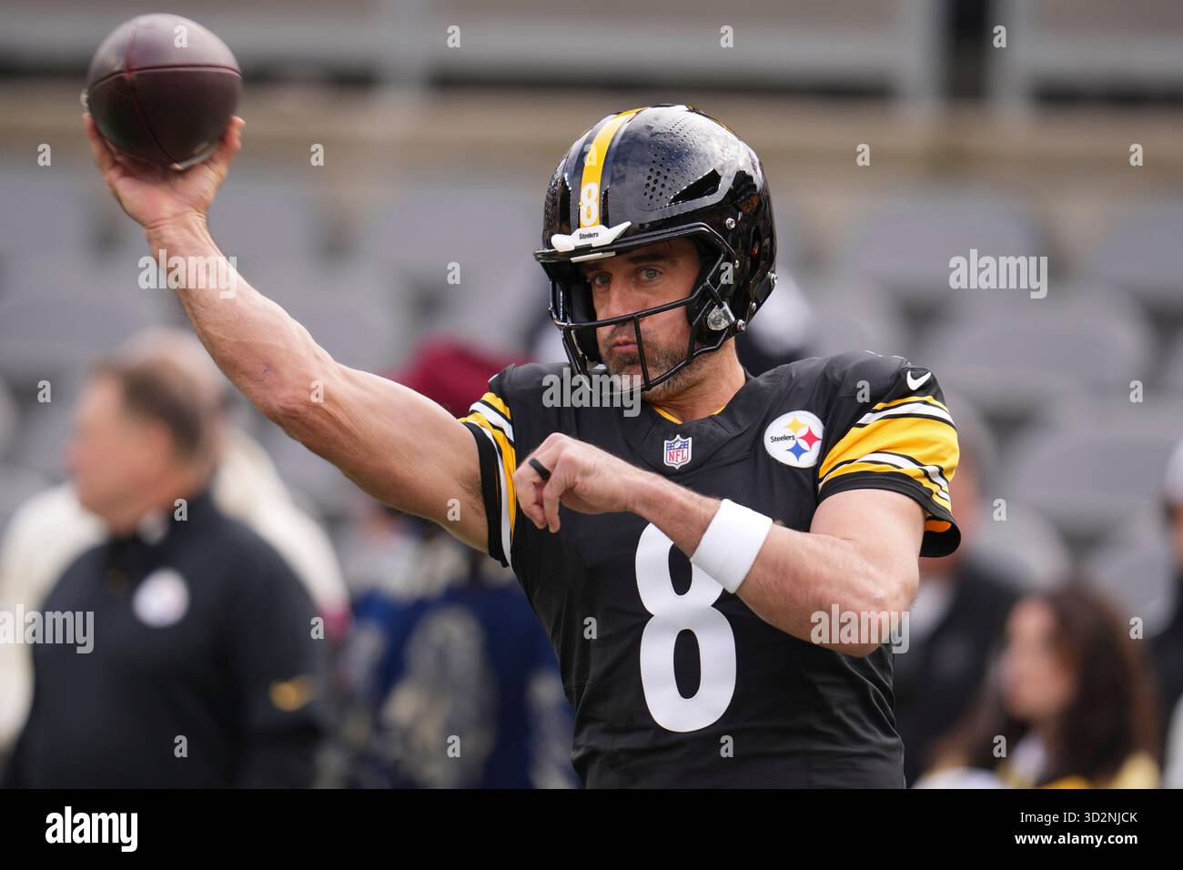 Pittsburgh Steelers quarterback Aaron Rodgers (8) throws before an NFL ...