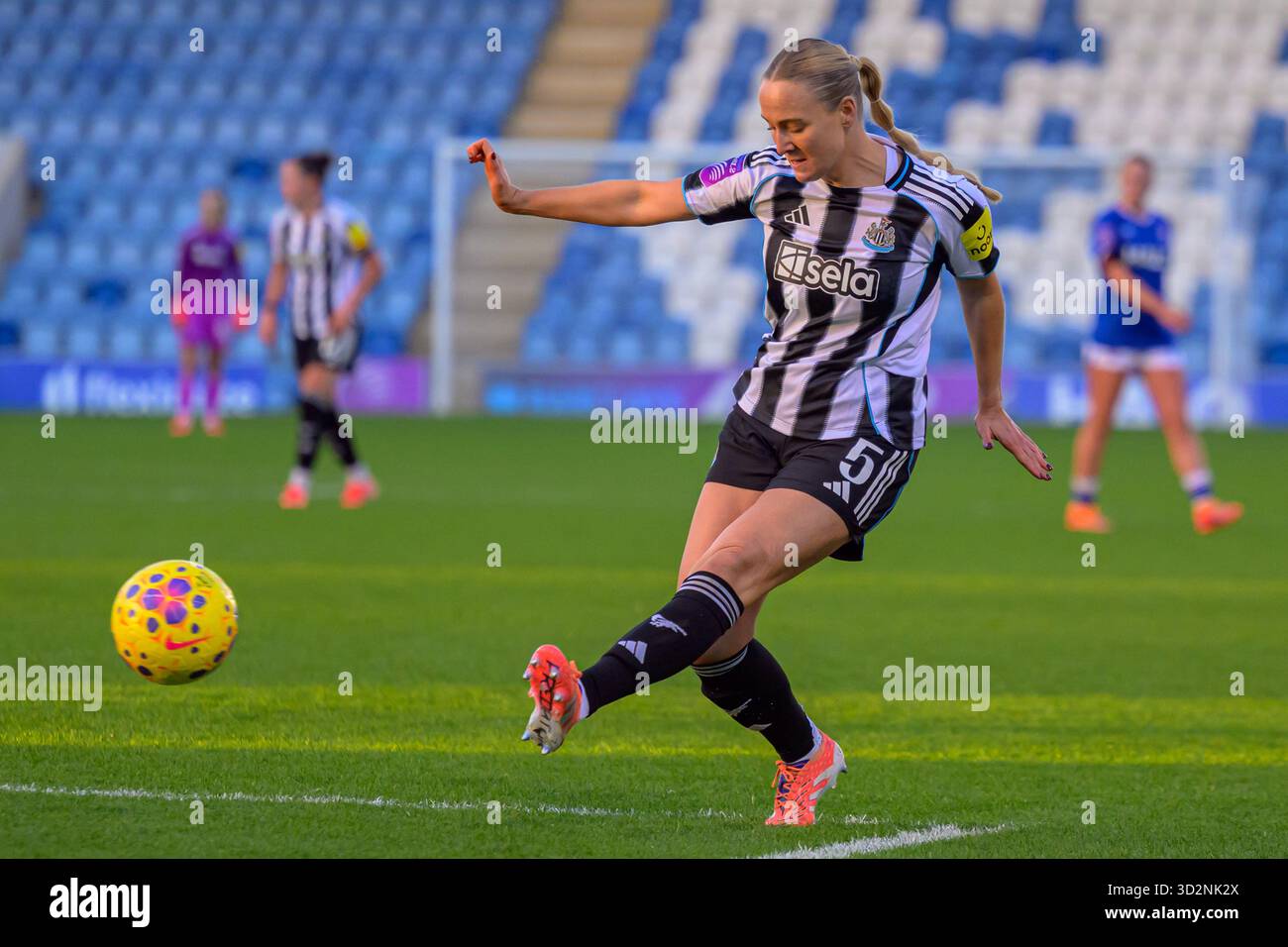 Jemma Purfield (5 Newcastle United) during the Barclays Women's Super ...