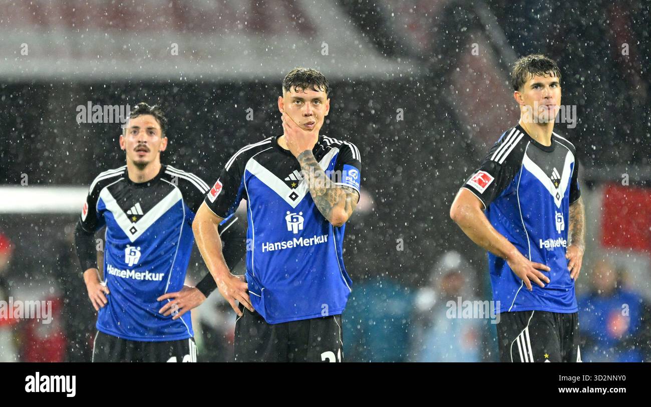 from left: Giorgi Gocholeishvili, Nicolai Remberg, Luka Vuskovic (HSV ...