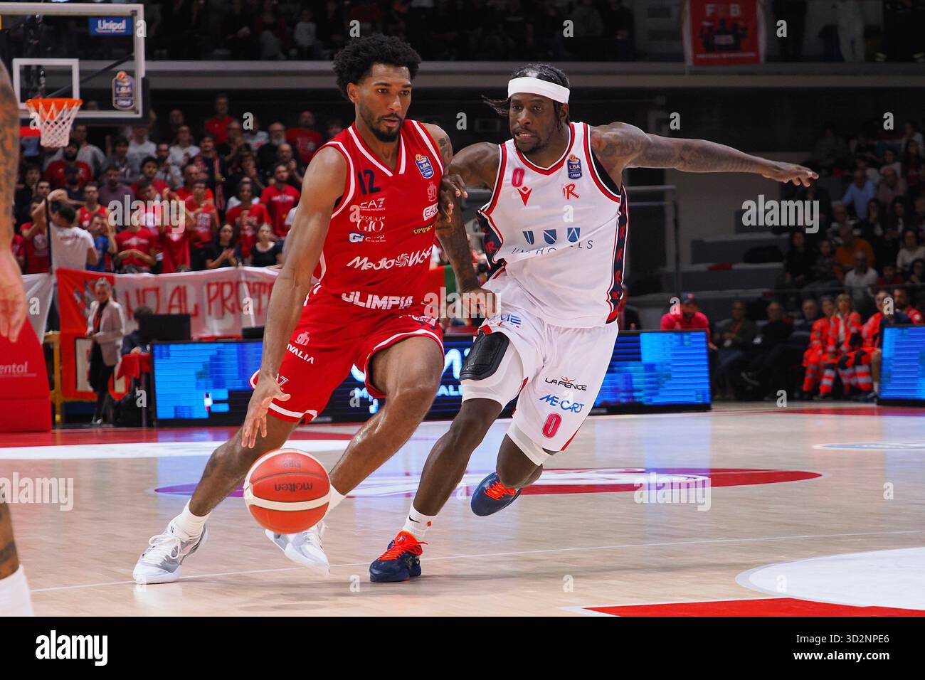 Armoni Brooks (EA7 Emporio Armani Olimpia Milano) thwarted by Jaylen ...