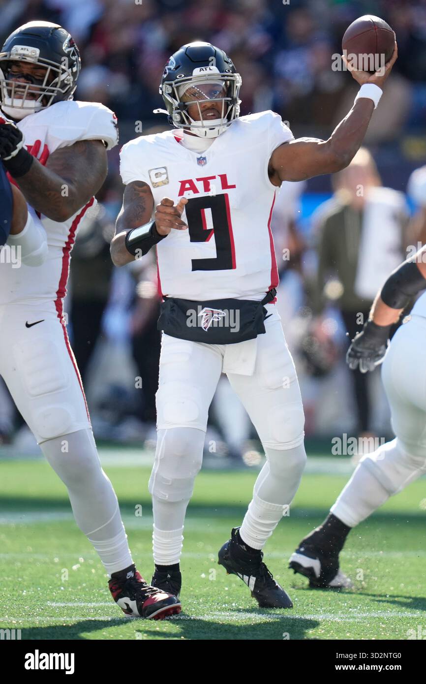 Atlanta Falcons quarterback Michael Penix Jr. (9) passes in the pocket ...