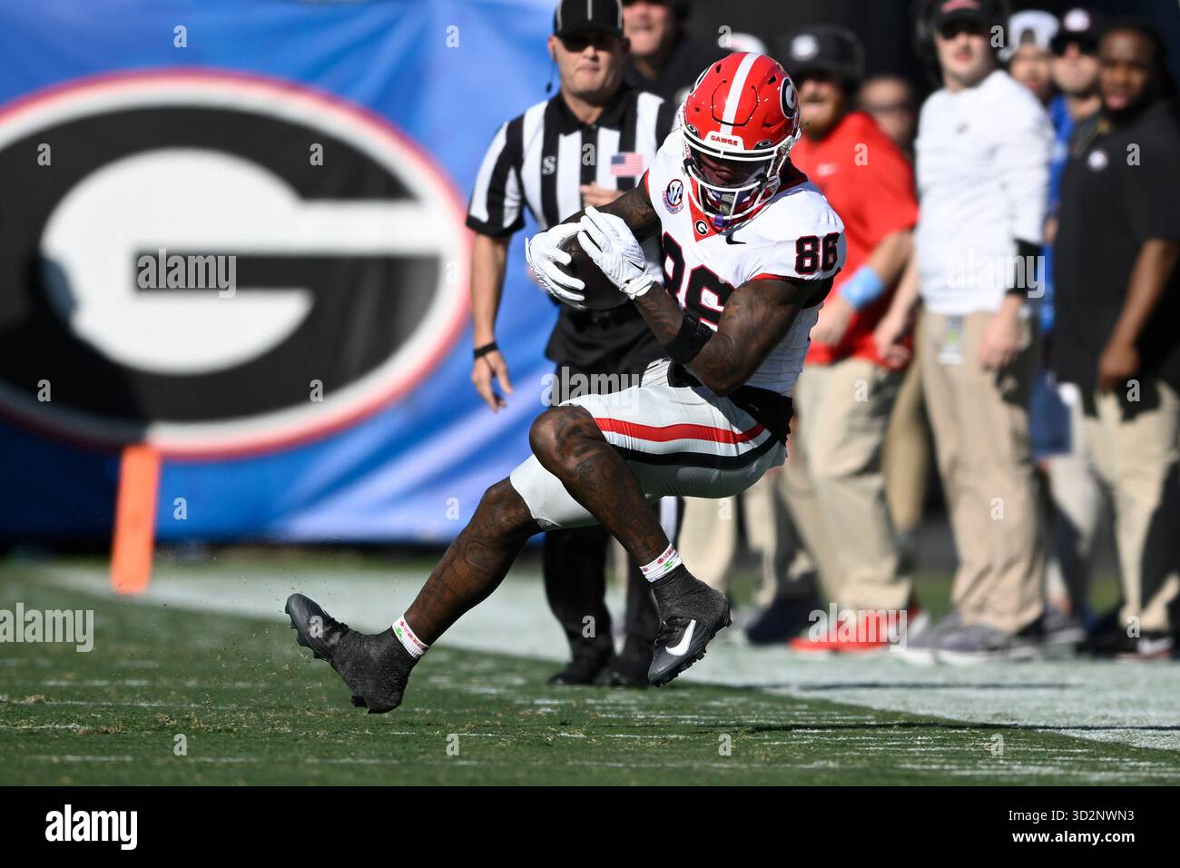 Georgia wide receiver Dillon Bell (86) catches a pass against Florida ...