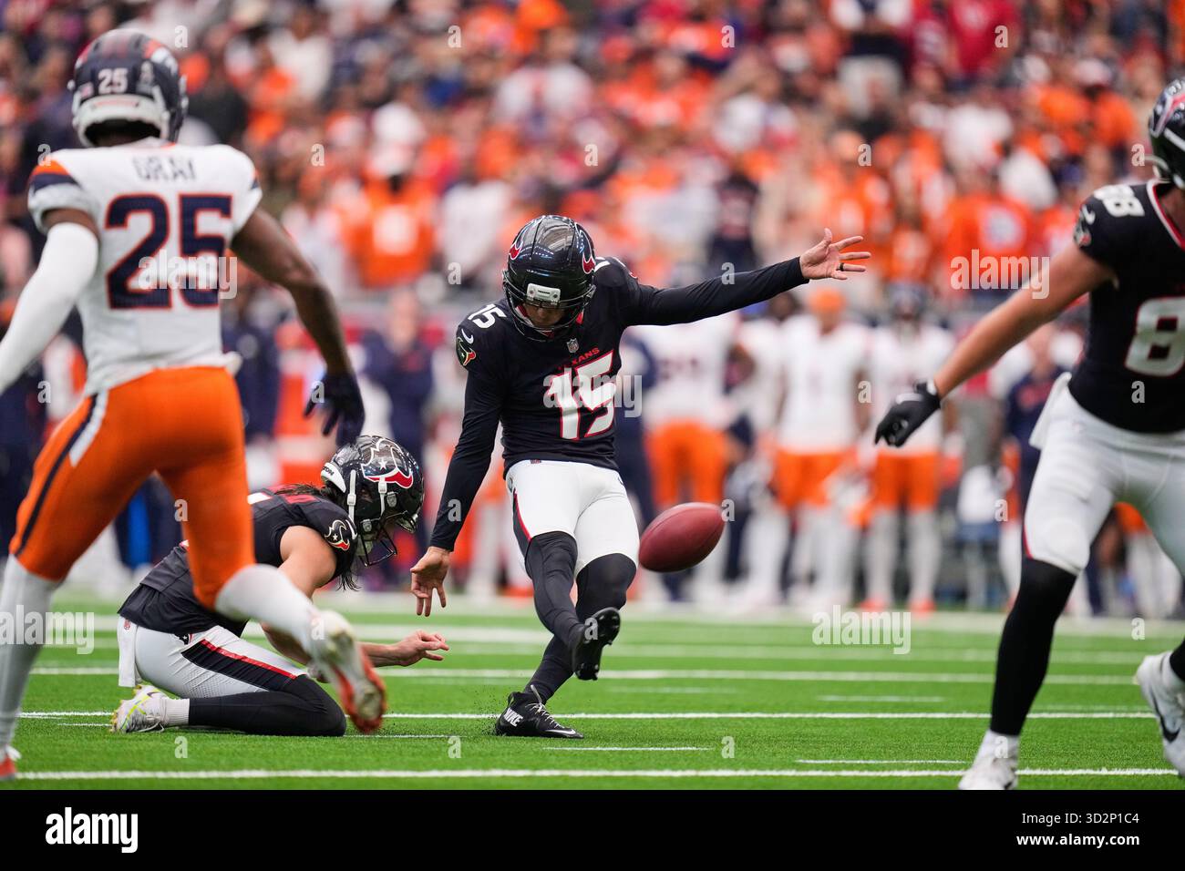 Houston Texans place kicker Ka'imi Fairbairn (15) kicks a field goal ...