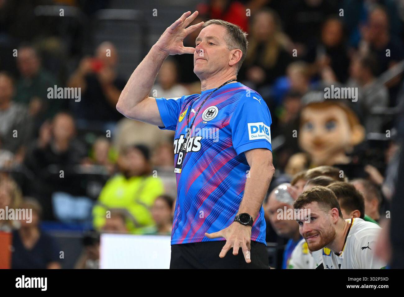 Coach Alfred Gislason (GER), gesture, single image, cropped single ...