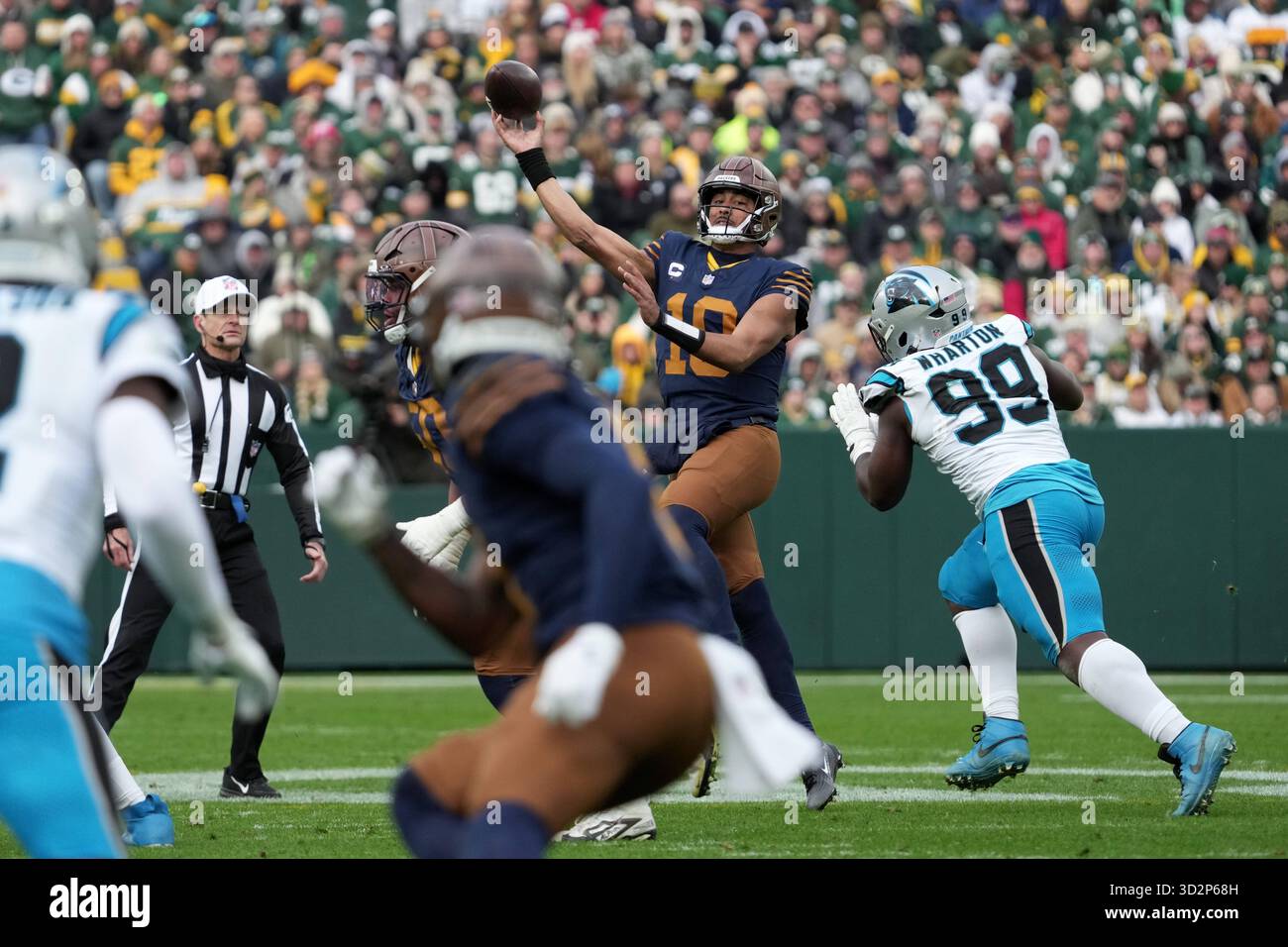 Green Bay Packers quarterback Jordan Love (10) throws against Carolina ...