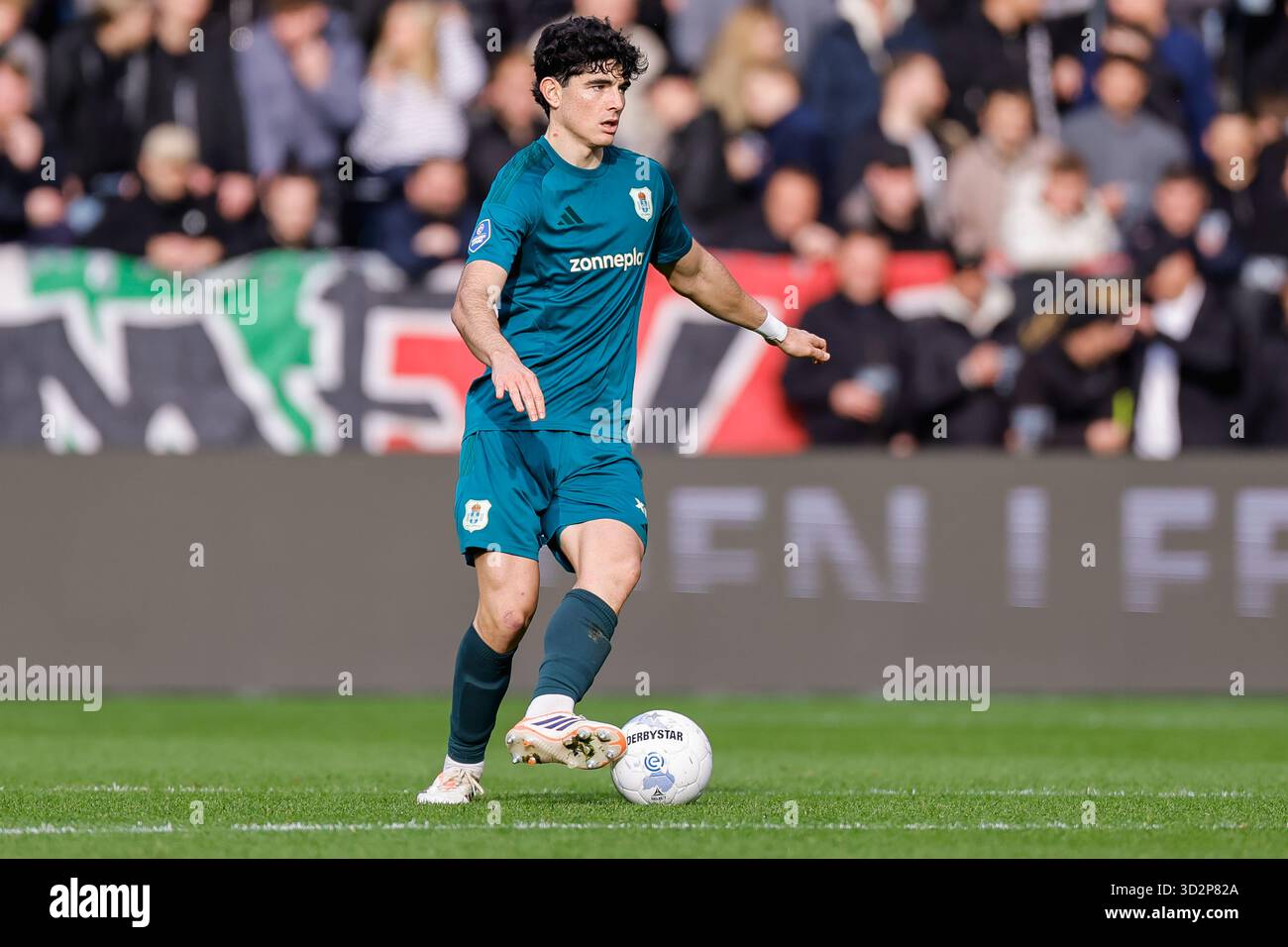 Almelo - Anselmo MacNulty of PEC Zwolle looks on prior during the ...
