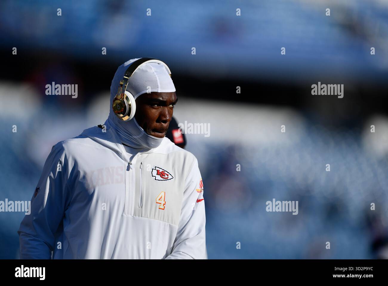 Kansas City Chiefs wide receiver Rashee Rice warms up before an NFL ...
