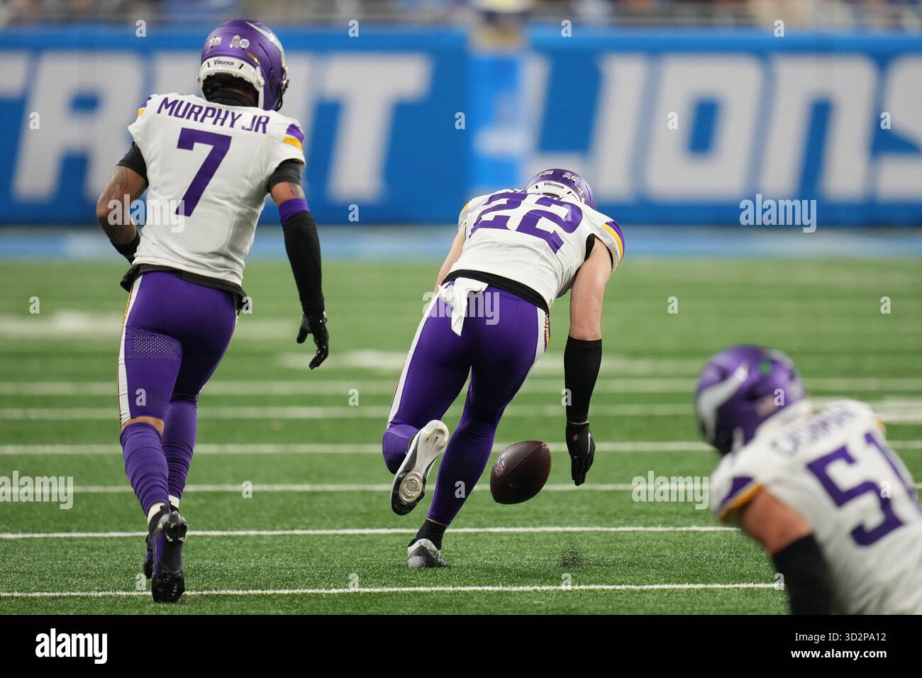 Minnesota Vikings safety Harrison Smith (22) recovers a fumble during ...
