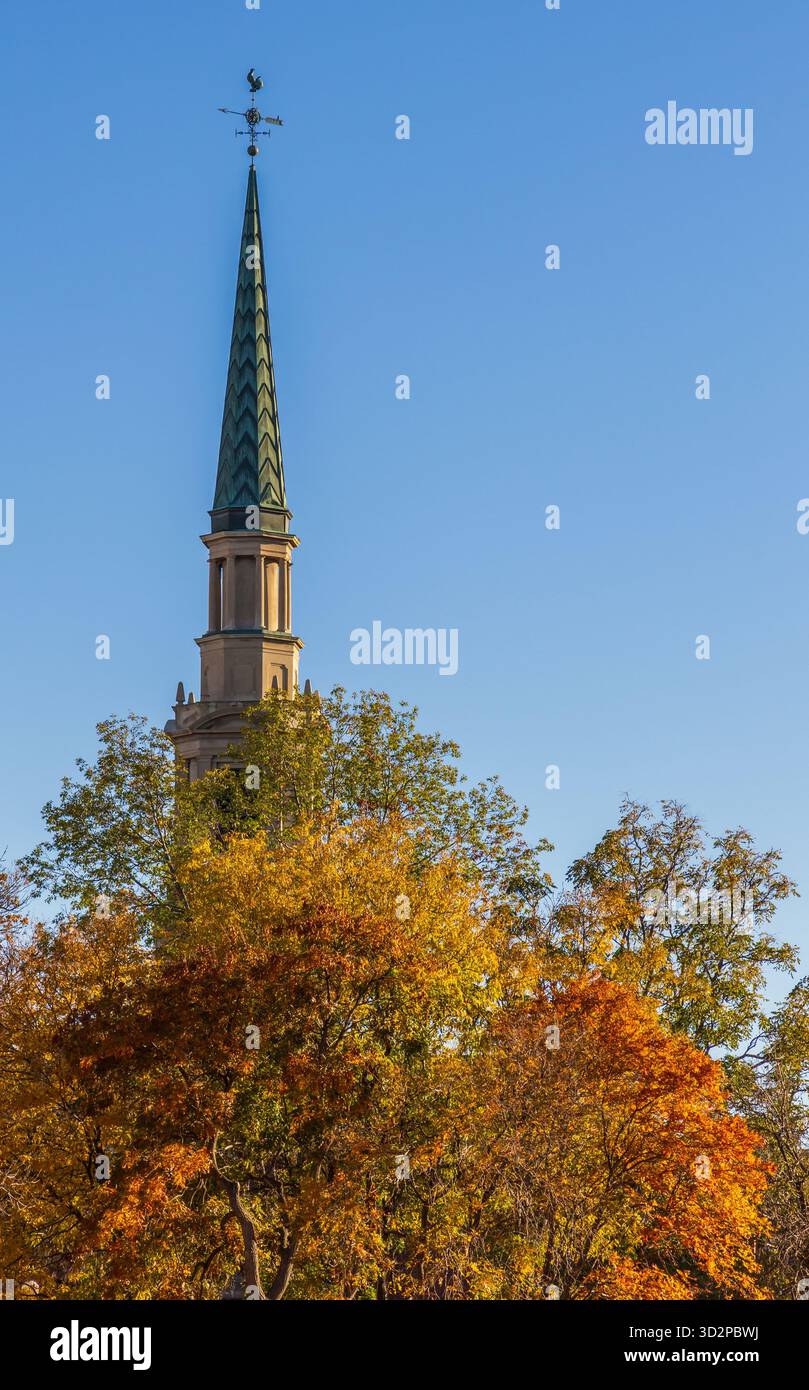 Beautiful fall foliage and the spire of the First Baptist Church of ...