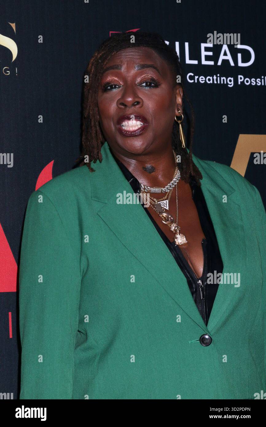 Los Angeles, USA. 1, November, 2025. Pictured left to right, Gina ...