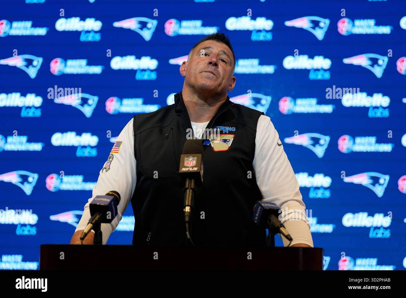 New England Patriots head coach Mike Vrabel speaks after an NFL ...