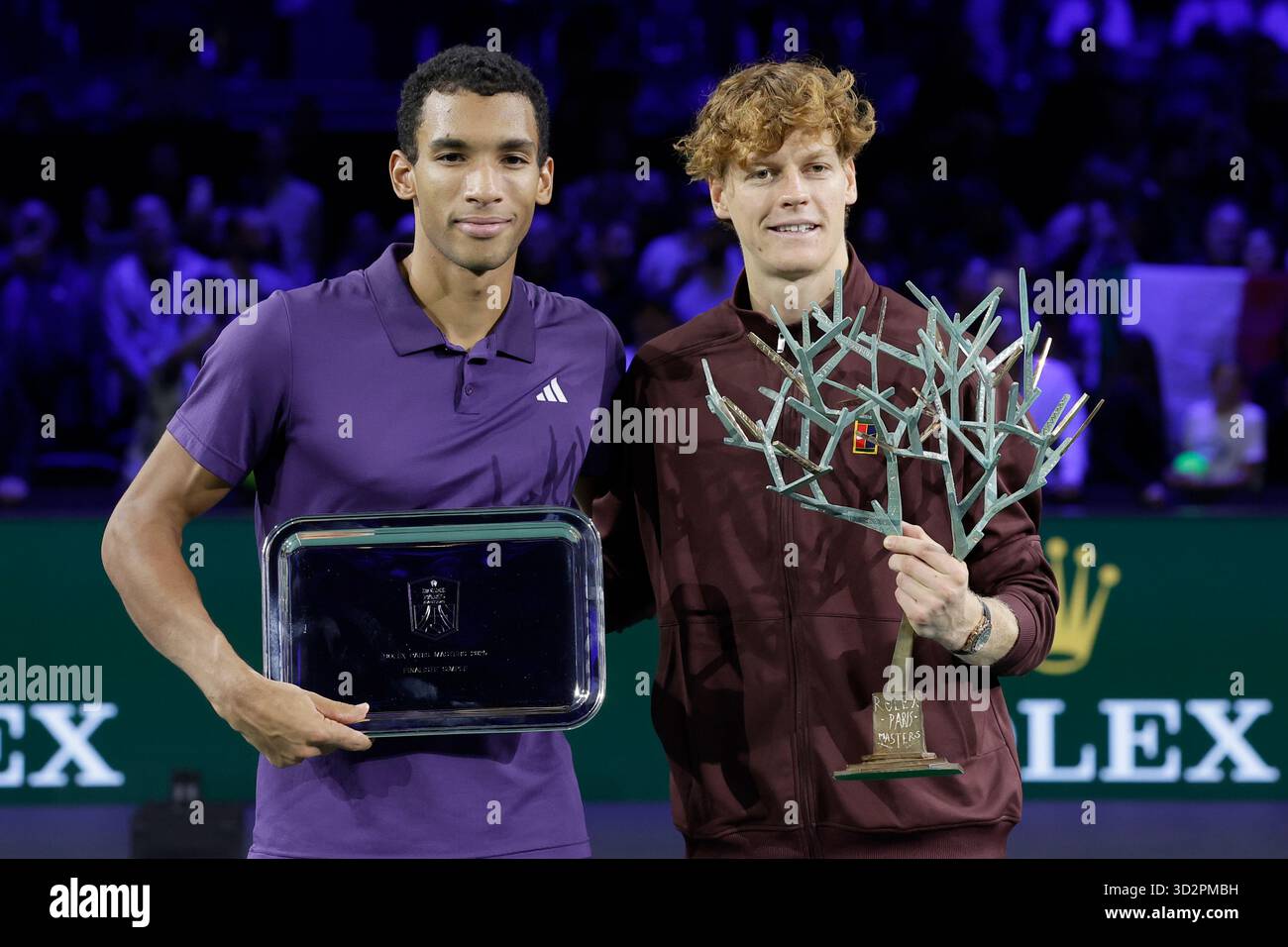 v. l. Felix Auger-Aliassime und Jannik Sinner mit Ihren Trophäen. 02.11 ...