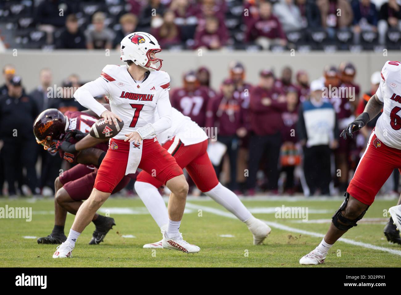 November 1, 2025: Louisville Cardinals quarterback Miller Moss (7 ...