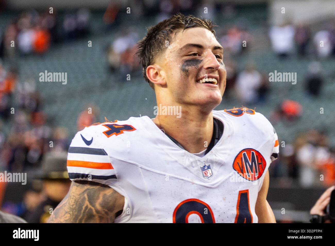 Cincinnati, Ohio, USA. 02nd Nov, 2025. Chicago Bears tight end Colston ...