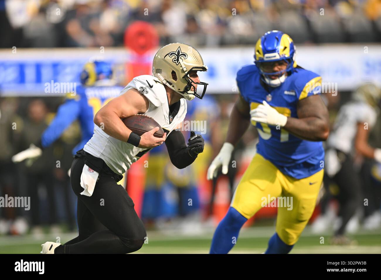New Orleans Saints quarterback Taysom Hill (7) carries in the first ...
