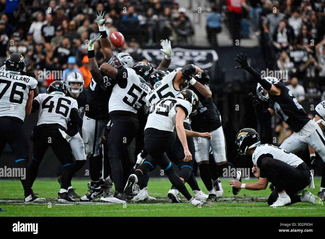Jacksonville Jaguars place kicker Cam Little (39) makes a 68-yard field ...