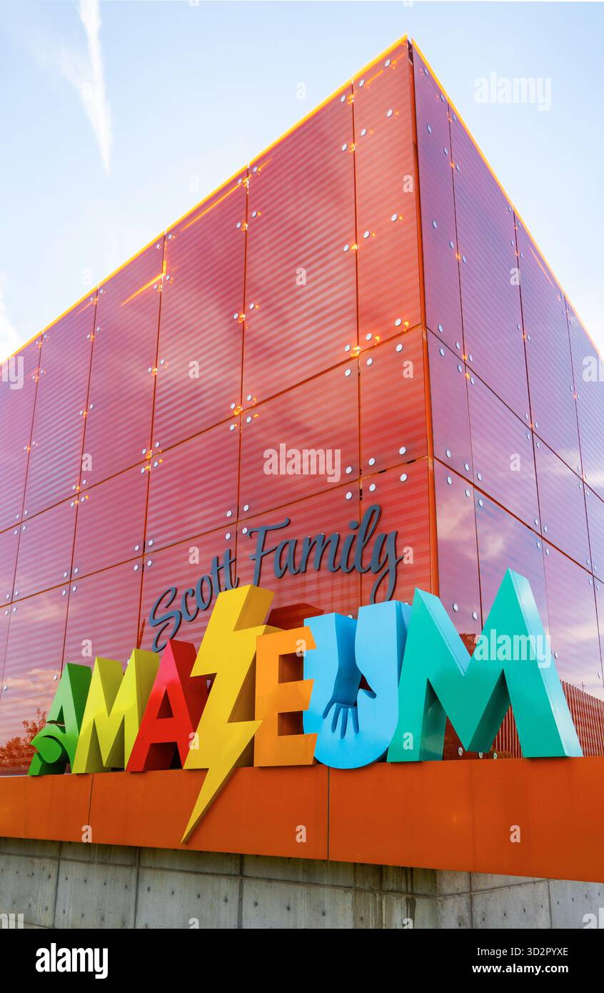 Museums family hi-res stock photography and images - Alamy