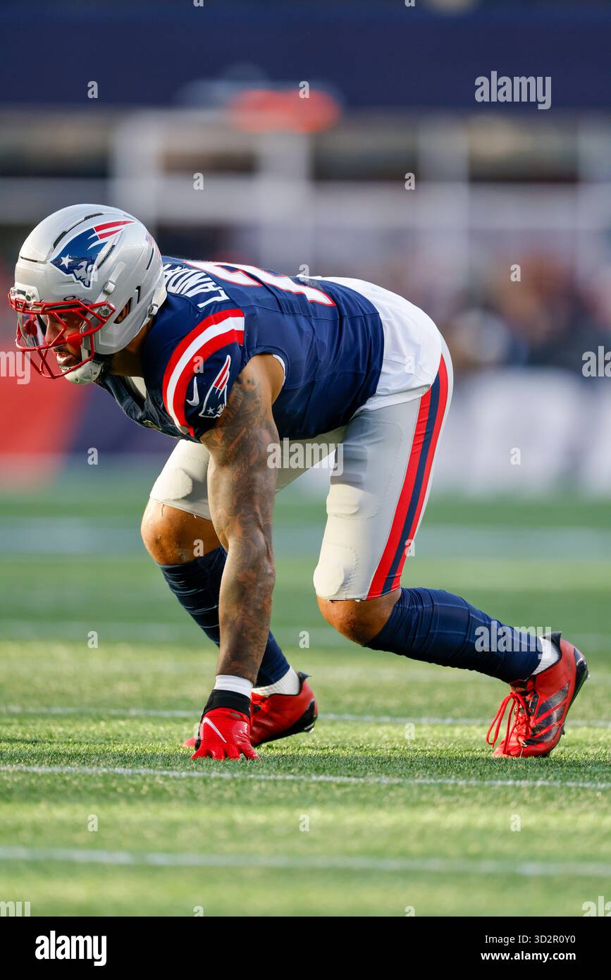 New England Patriots linebacker Harold Landry III (2) prepares to rush ...