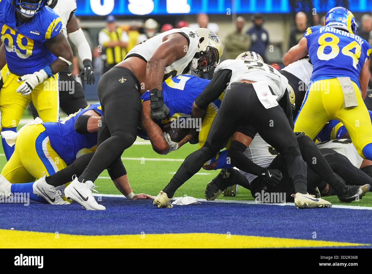 Los Angeles Rams running back Kyren Williams (23) carries for a ...
