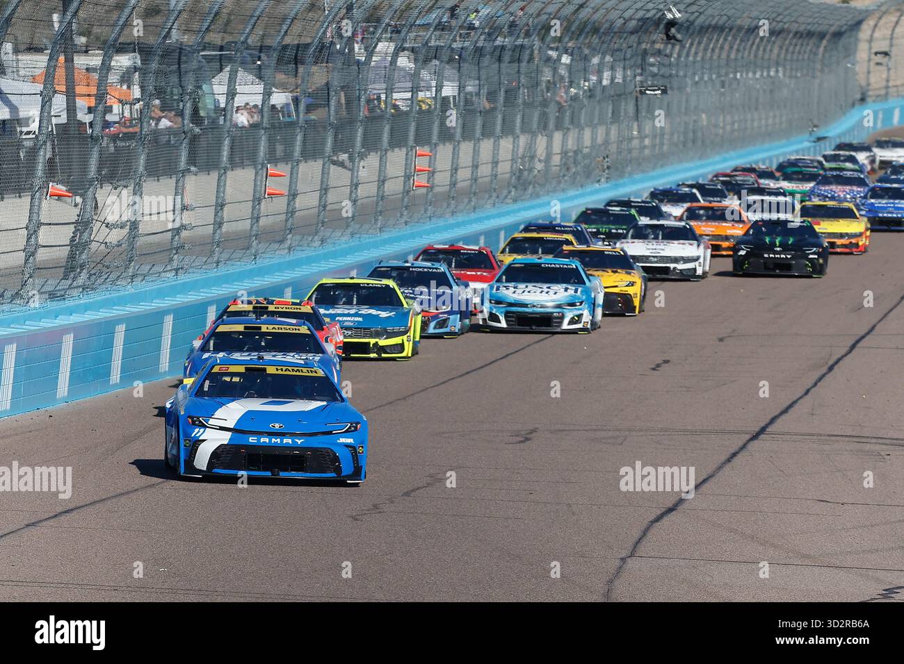AVONDALE, AZ - NOVEMBER 02: Denny Hamlin (#11 Joe Gibbs Racing ...