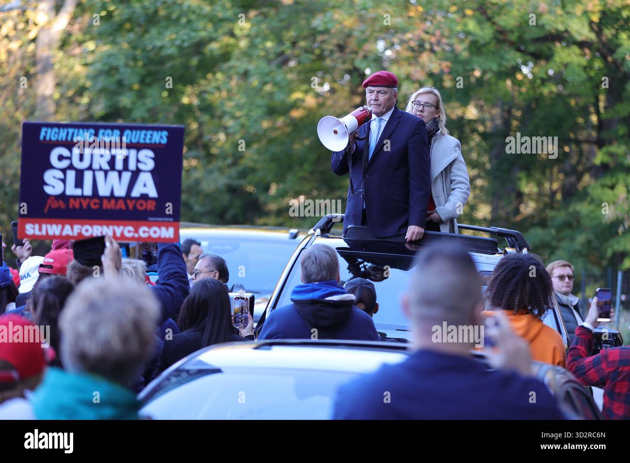 QUEENS, NEW YORK NOVEMBER 2, 2025: Mayoral candidate and Guardian ...