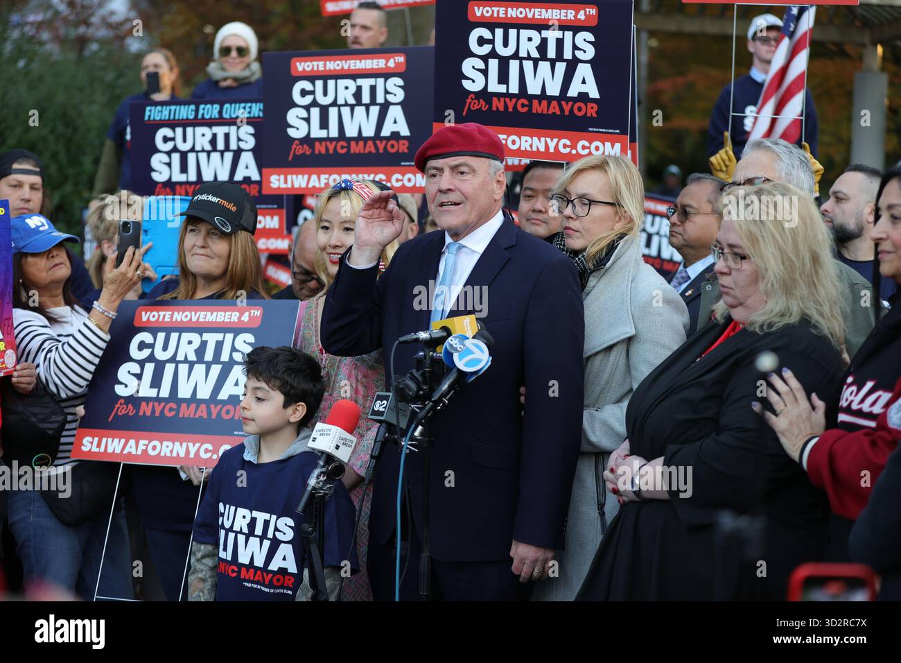 QUEENS, NEW YORK NOVEMBER 2, 2025: Mayoral candidate and Guardian ...