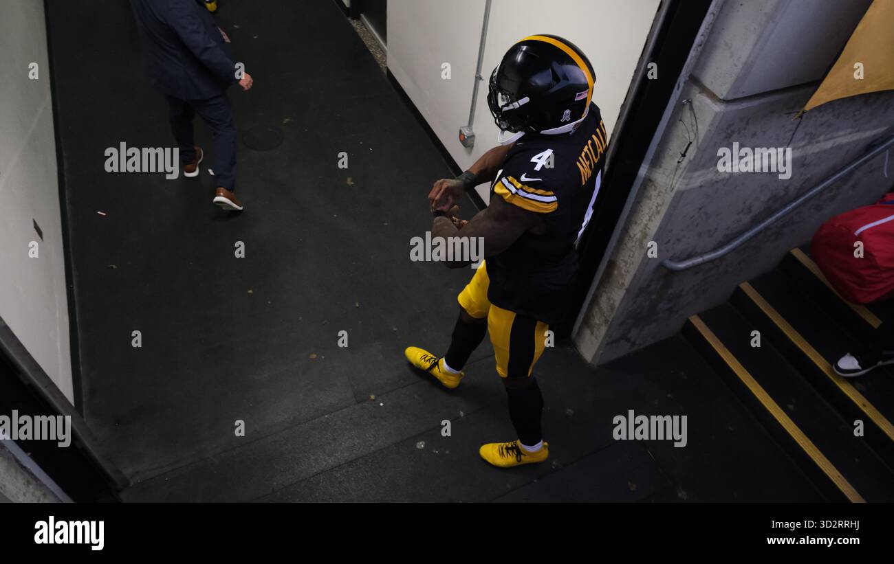 Nov 2, 2025: DK Metcalf #4 during the 2025 Steelers vs Colts game in ...