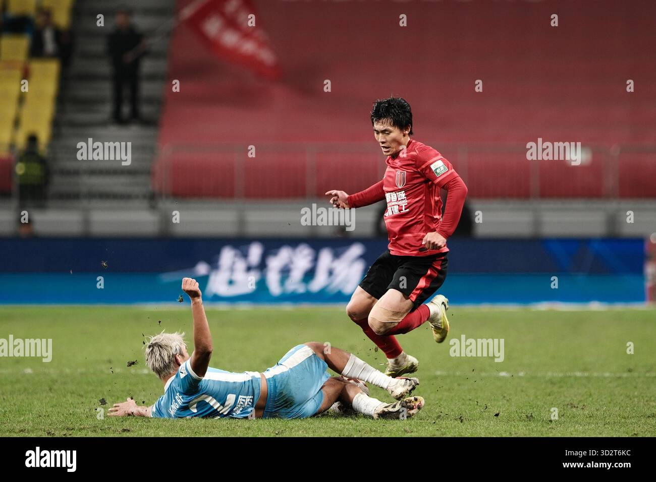 Henan Jiuzu Dukang Football Club defeated Chengdu Rongcheng Football ...