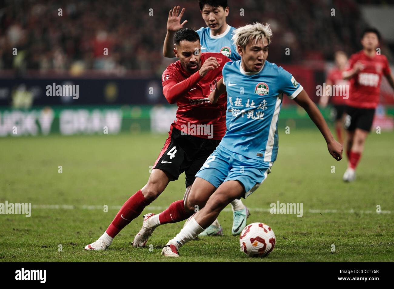 Henan Jiuzu Dukang Football Club defeated Chengdu Rongcheng Football ...