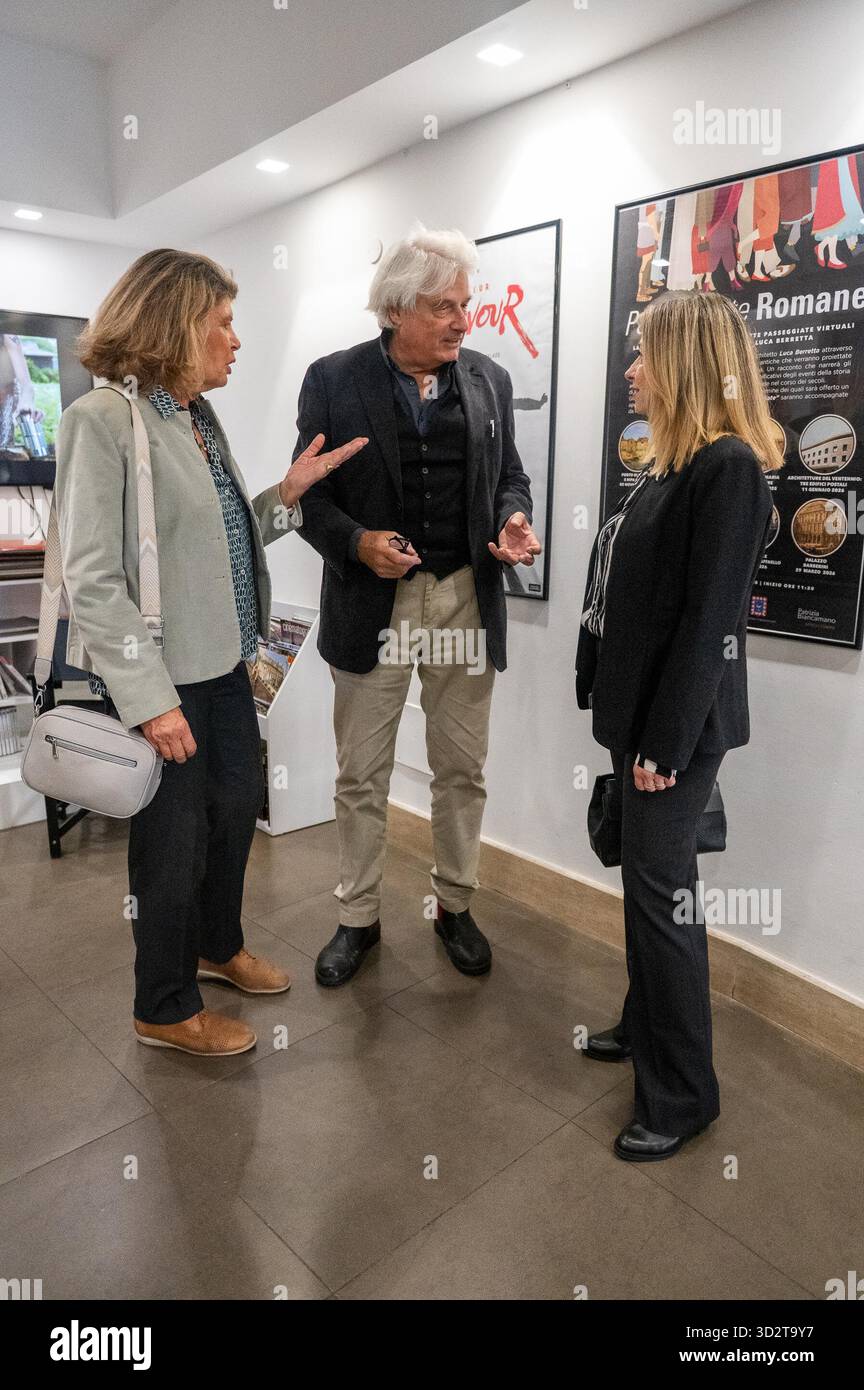 **NO WEB AND NEWSPAPERS ONLY FOR ITALY** "Roman Walks" at the Farnese ...