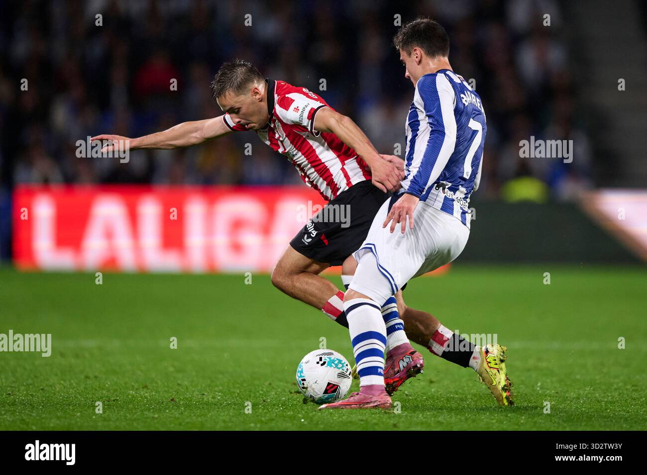 Andoni Gorosabel of Athletic Club duels for the ball with Ander ...