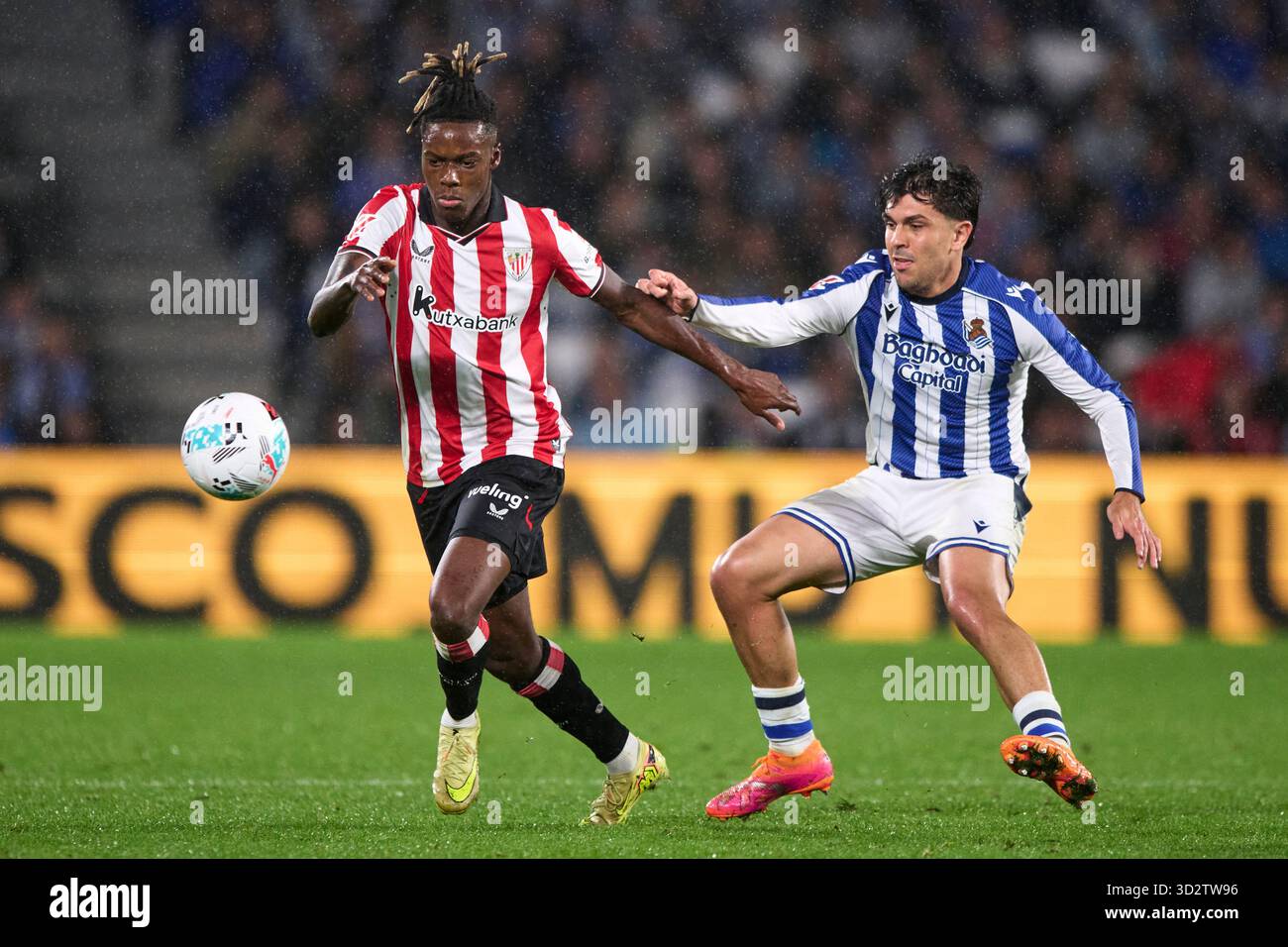Nico Williams of Athletic Club with the ball during the LaLiga EA ...