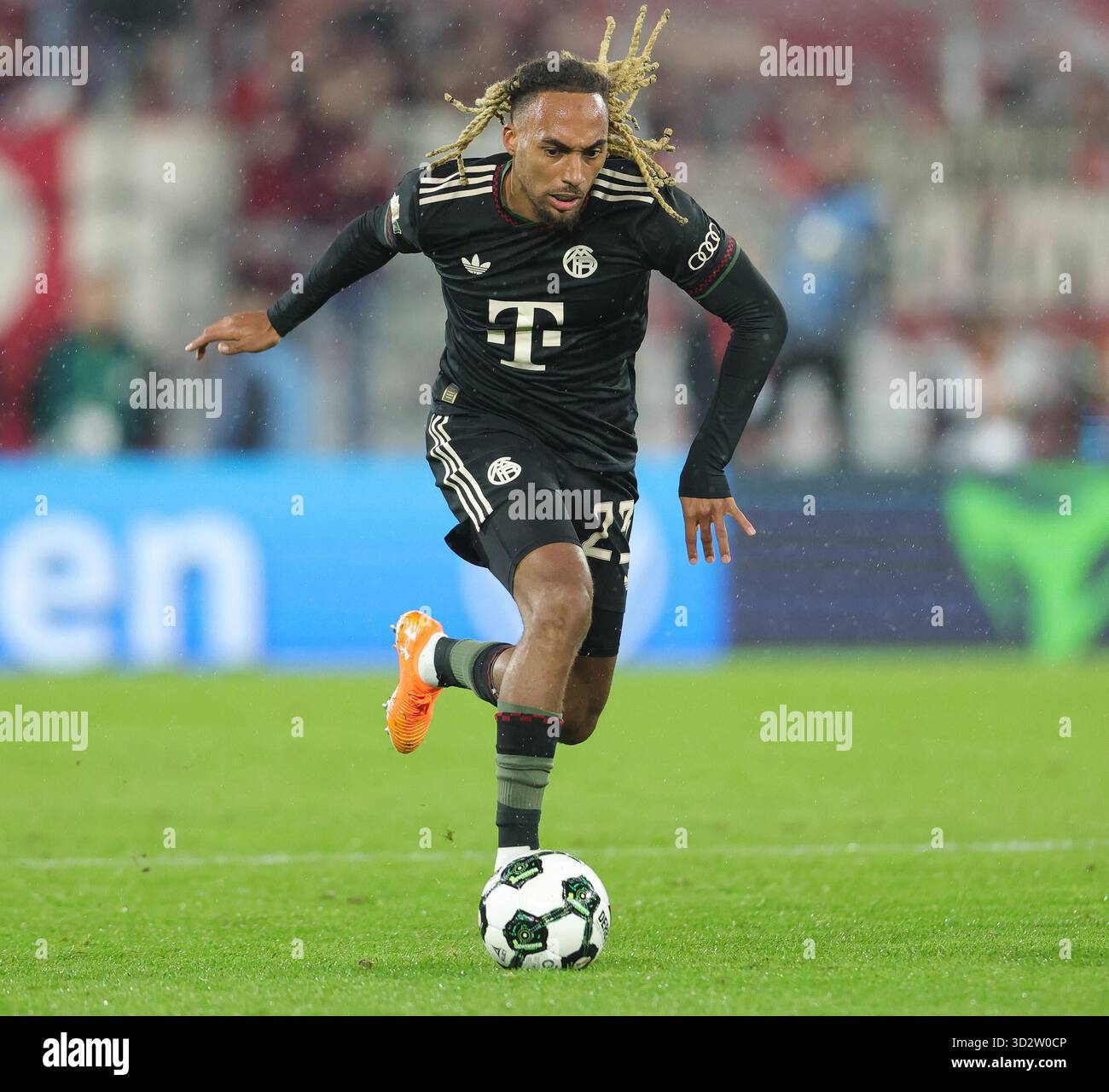 firo: 29.10.2025 Football: DFB Cup 1.FC Cologne - FC Bayern Munich ...