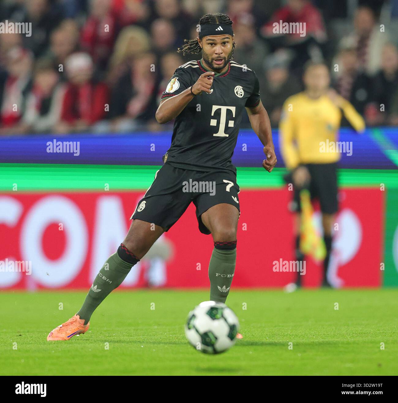 firo: 29.10.2025 Football: DFB Cup 1.FC Cologne - FC Bayern Munich ...