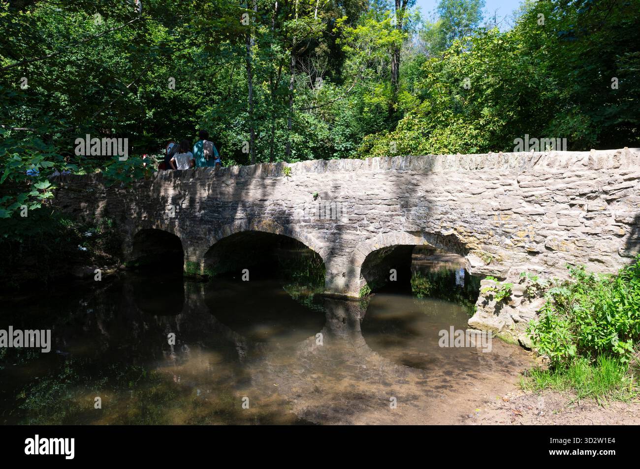 Cotswolds bridge hi-res stock photography and images - Alamy