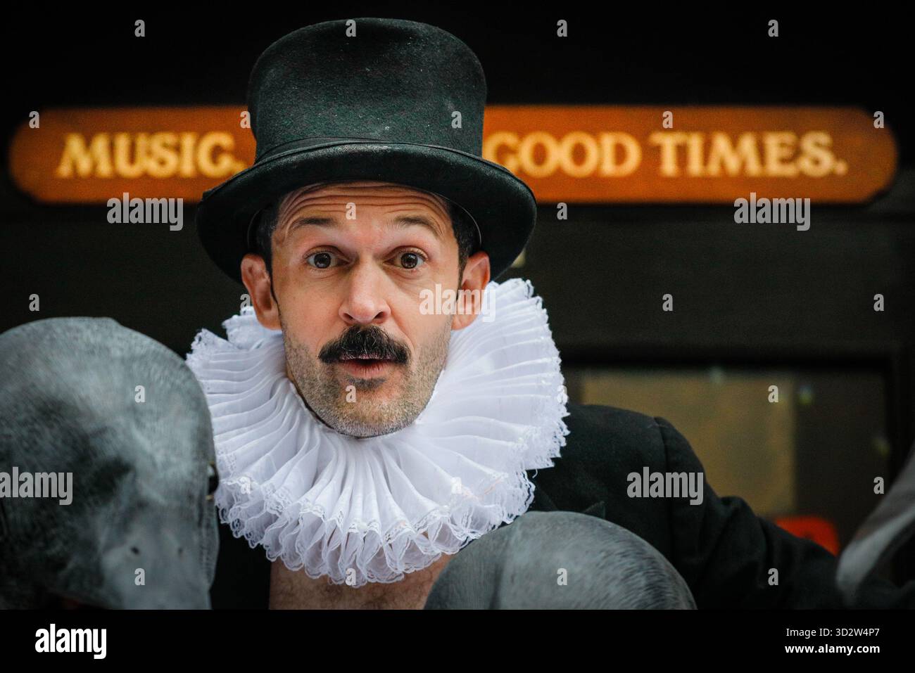 London, UK. 03rd Nov, 2025. Penguin enthusiast and comedian Garry Starr ...