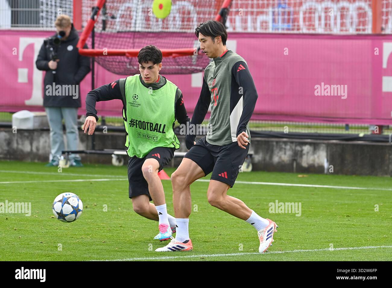 NO SALES IN JAPAN! Hiroki ITO (FC Bayern Munich), action, duels. Final ...