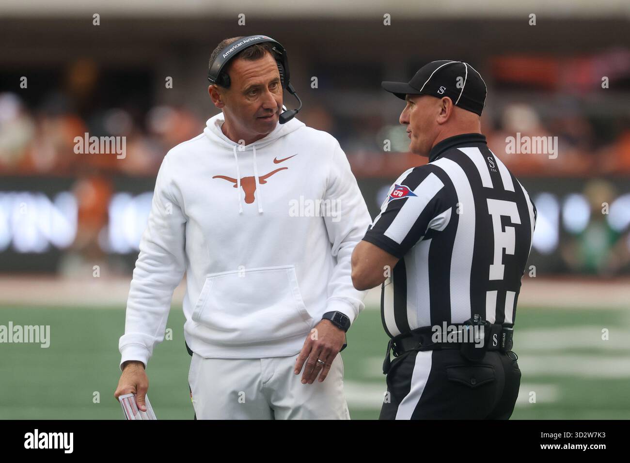 AUSTIN, TX - NOVEMBER 01: Head coach Steve Sarkisian of the Texas ...