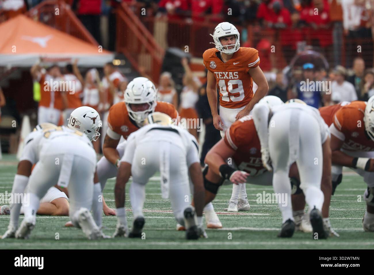 AUSTIN, TX - NOVEMBER 01: Kicker Mason Shipley #49 of the Texas ...