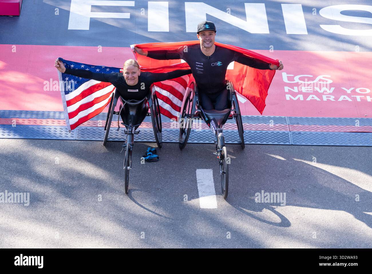Marcel Hug of Switzerland and Susannah Scaroni of USA winners of NYC ...