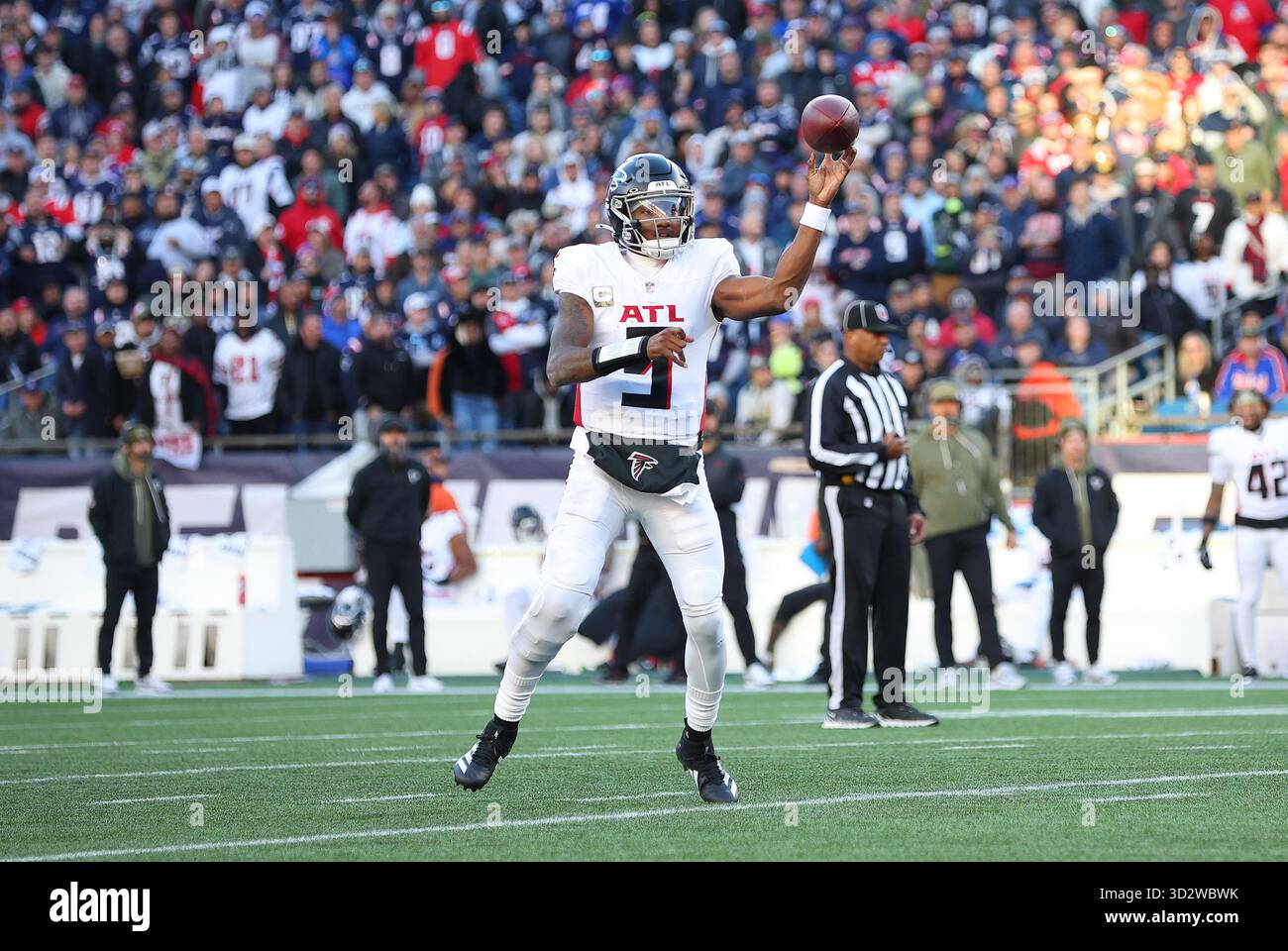 November 2, 2025; Foxborough, MA, USA; Atlanta Falcons quarterback ...