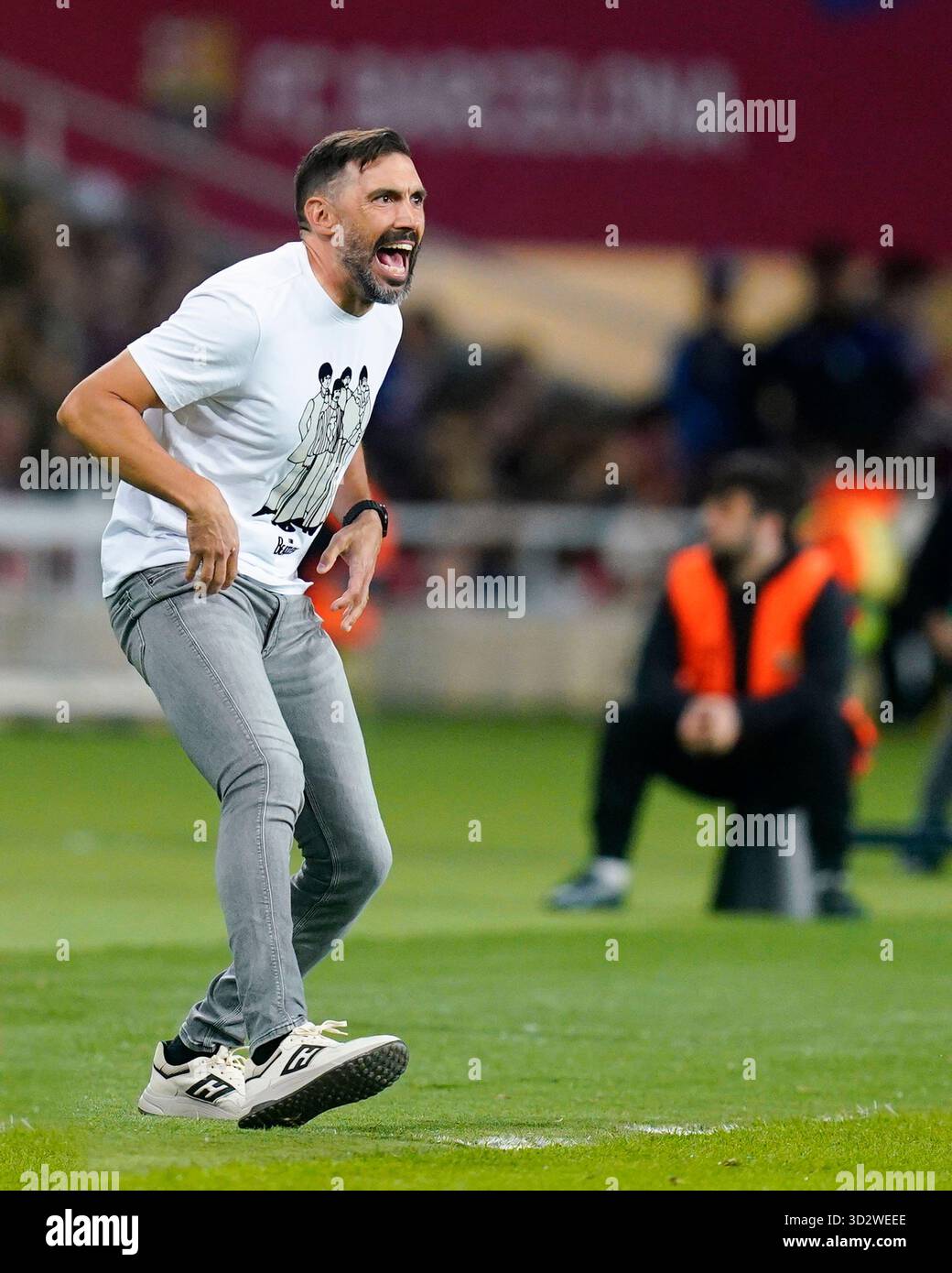 Elche CF head coach Eder Sarabia during the La Liga EA Sports match between FC Barcelona and ...