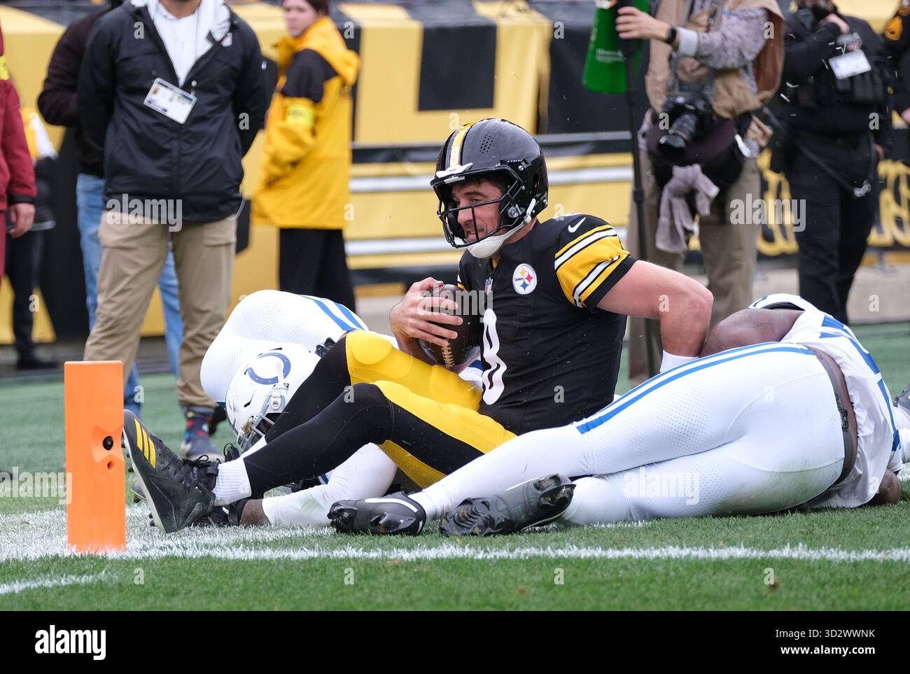 Nov 2, 2025: Aaron Rodgers #8 during the 2025 Steelers vs Colts game in ...