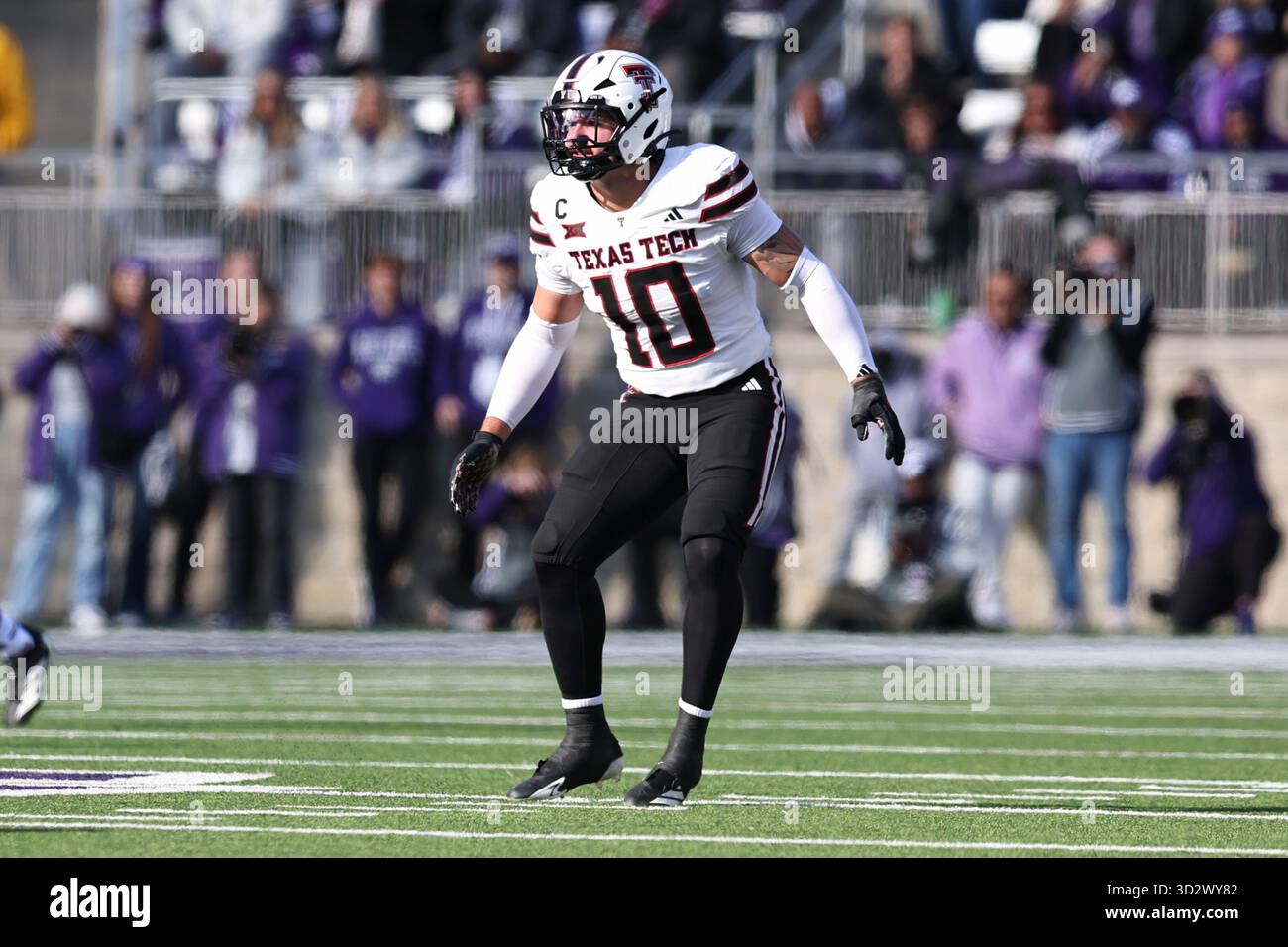MANHATTAN, KS - NOVEMBER 01: Texas Tech Red Raiders linebacker Jacob ...